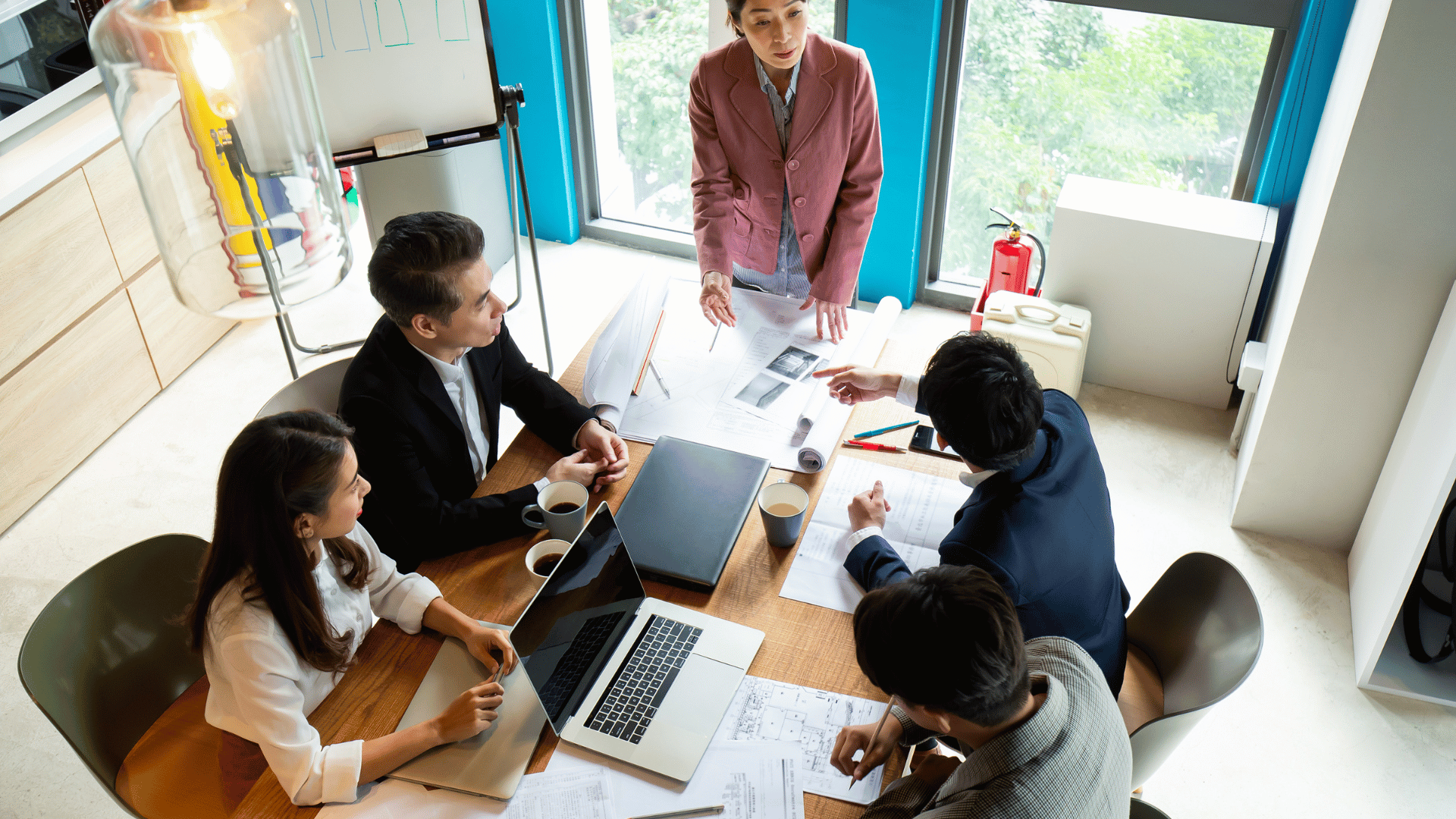 Supervisor vs Manager vs Leader: The Difference Is Important | Blog | Unicorn Labs